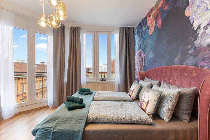 Royal Loft View 4br Rooftop | Near Center | Ac - Viena