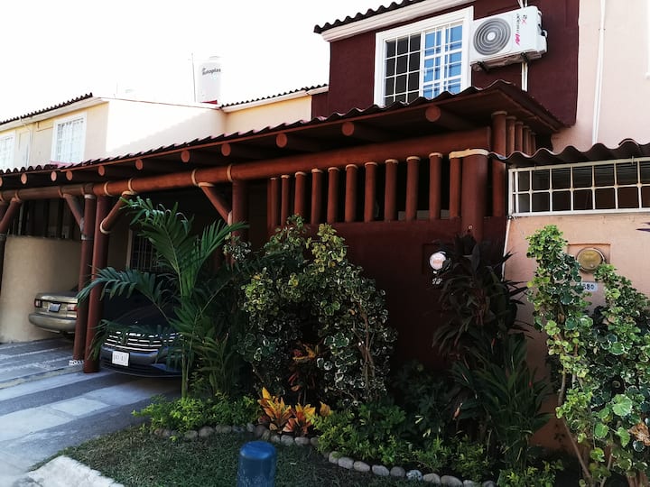 Casa Familiar Ixtapa Zihuatanejo Cerca De La Playa - Mexico