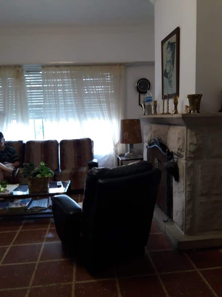 Gran Casa Cerca De Todo - Miramar