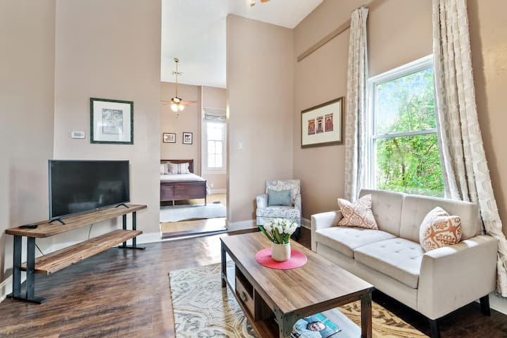 Love The Marigny | A Loft In A Historic Building - New Orleans, LA