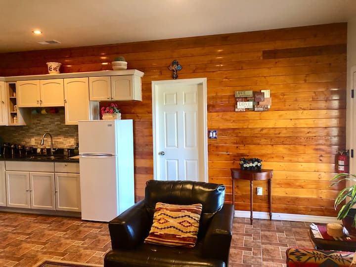 Private  Secluded Mtn  Top  Retreat. Supper Host - Ruidoso, NM