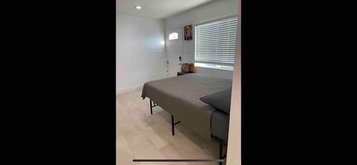 Private Entranced Bed & Bath By Strip & Chinatown - Las Vegas, NV