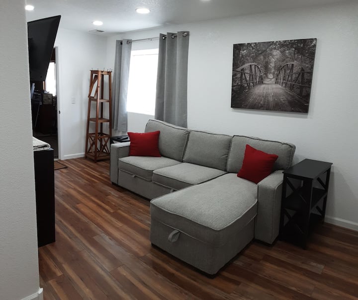 Cosy, Garden Level Furnished Apartment - Loveland, CO