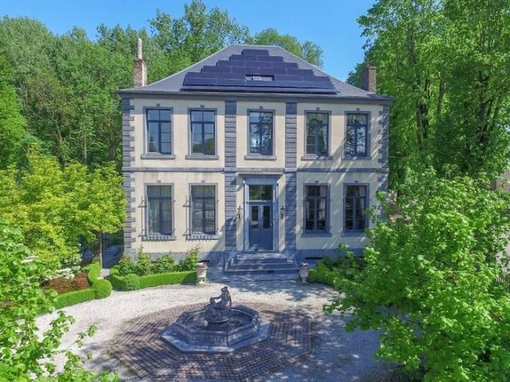 Le Château Des Comtesses - Dour