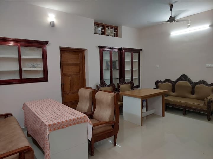 Guruvayur Homestay : 2 Ac Bedrooms, Hall & Veranda - Guruvayur