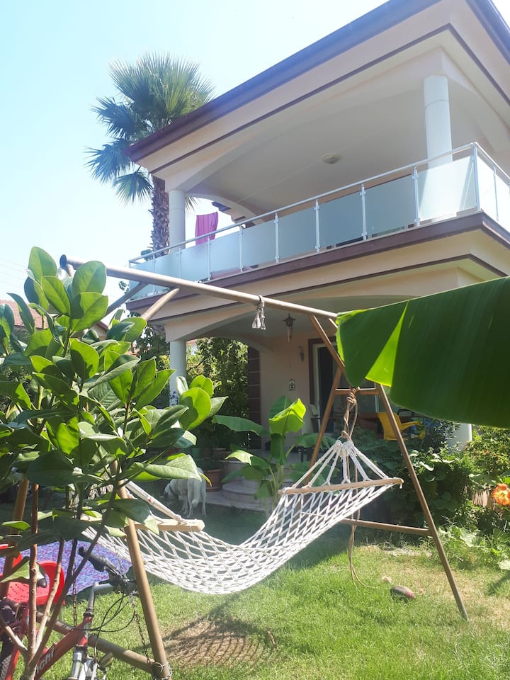Yüzme Havuzlu Bahçeli Müstakil Lüx Villa - Кёйджегиз