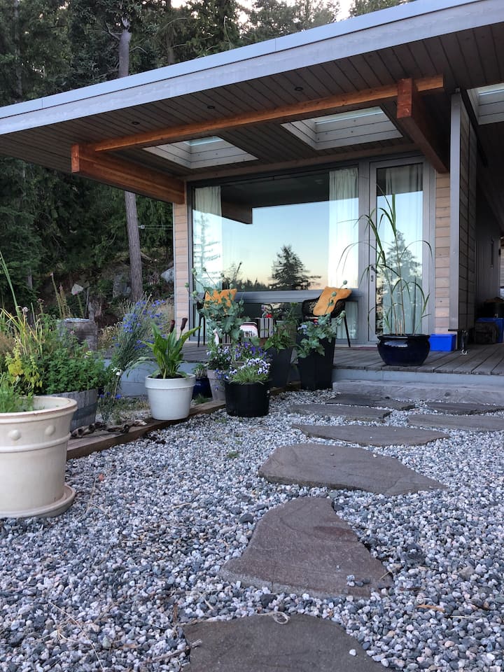 Suite Above The Sea - Bowen Island