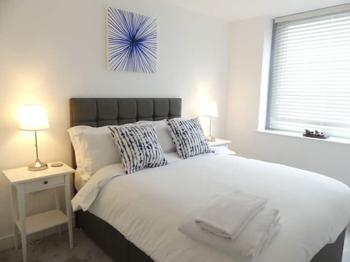 Basingstoke - Luxury Central 1 Bedroom Apartment - Basingstoke
