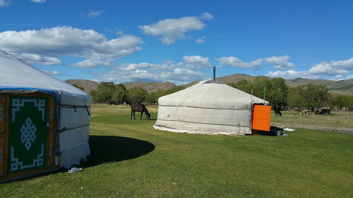 Mongolian Nomadic Family - Mongoliet