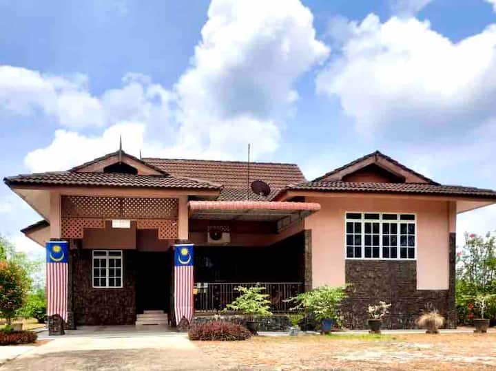 Maya Homestay Feldajaya Trolak - Sungkai