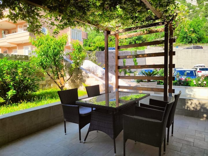 Apartment Bojana With Pool - Kotor