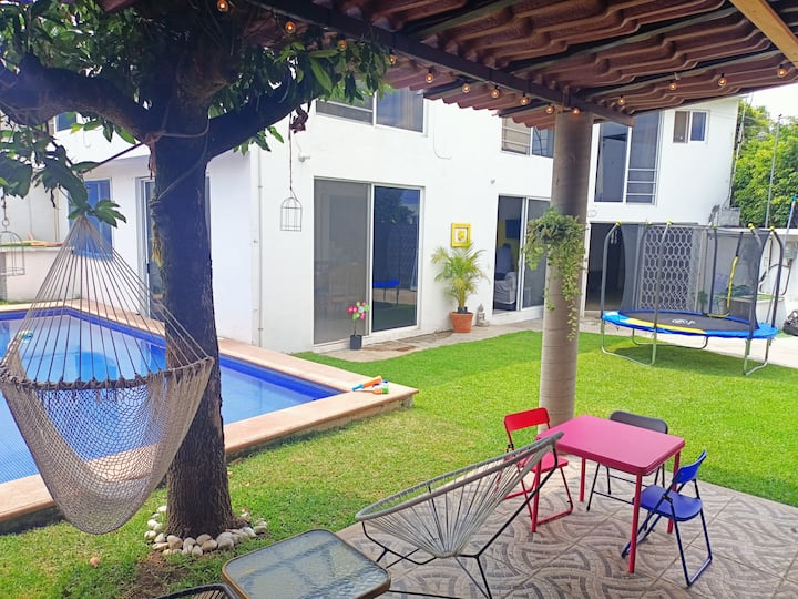 Pool Table, Game Room, Swimming Pool, Trampoline, Barbecue - Cuernavaca