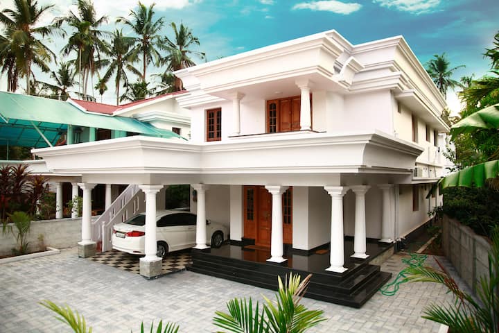 5min Guruvayurtemple-luxuryvilla-spacious - Guruvayur