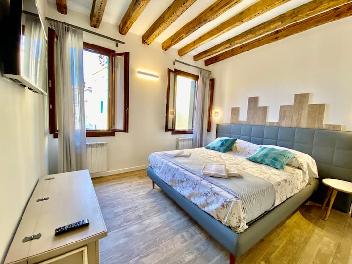 Suitehouse 5 New Apartment Wi Fi Venice Canal View - Venice