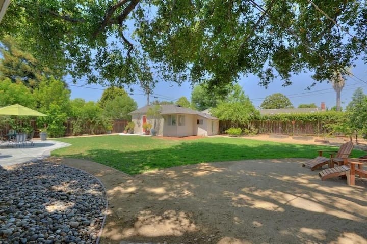 San Jose Guest Cottage - Santa Clara, CA