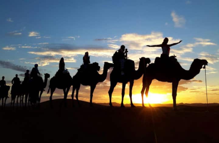 Une Nuit Dans Le Désert De Zagora - Zagora