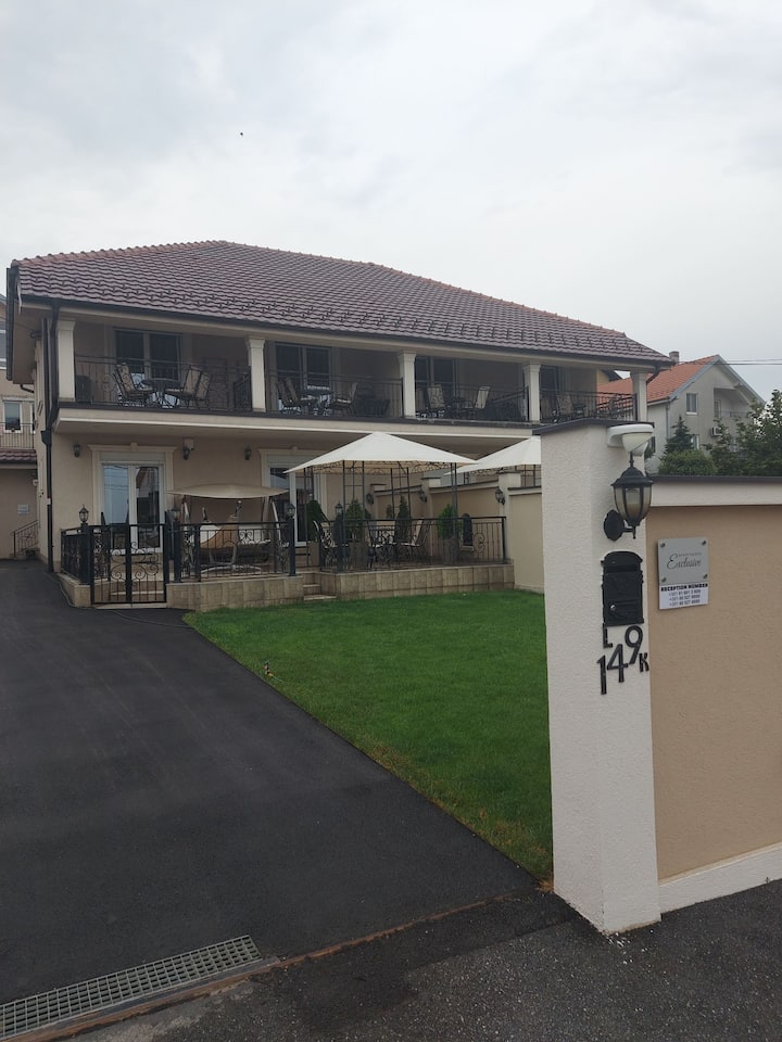 Two Bedroom Suite Lux Apartment - Pančevo