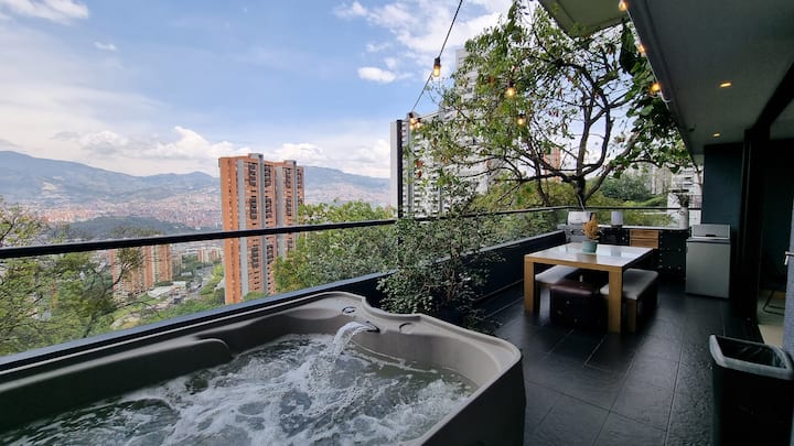 Apartamento Tipo Casa Con Hermosa Vista - Medellín