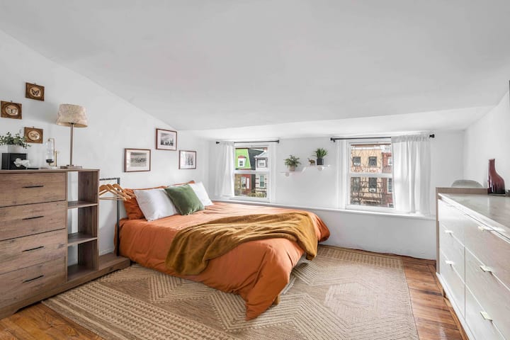 The Luxe Loft - Brooklyn, NY