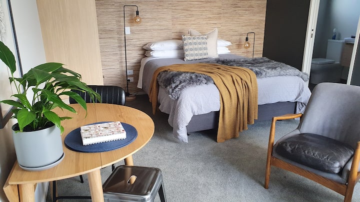 Heart Of Brooklands 
Two Bedroom Studio - New Plymouth