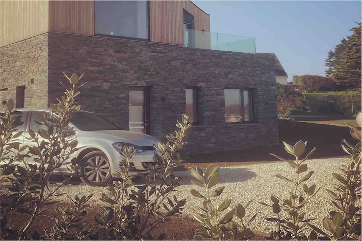 *New* Private Suite In Beach House - Constantine Bay