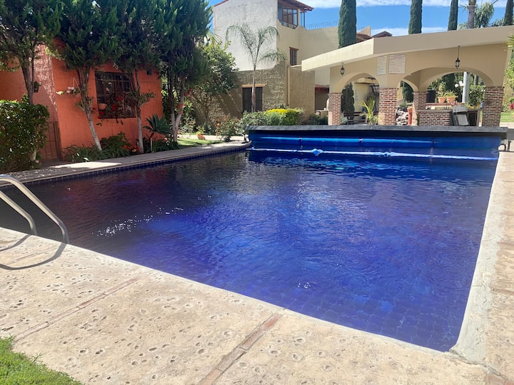 Casa Llena De Vida, Jardines, Alberca Y Terraza ! - Ajijic