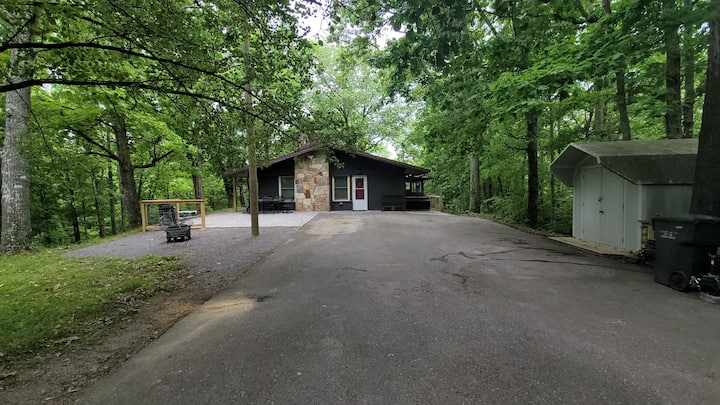 Peaceful Quiet Cabin In The City - Pigeon Forge, TN