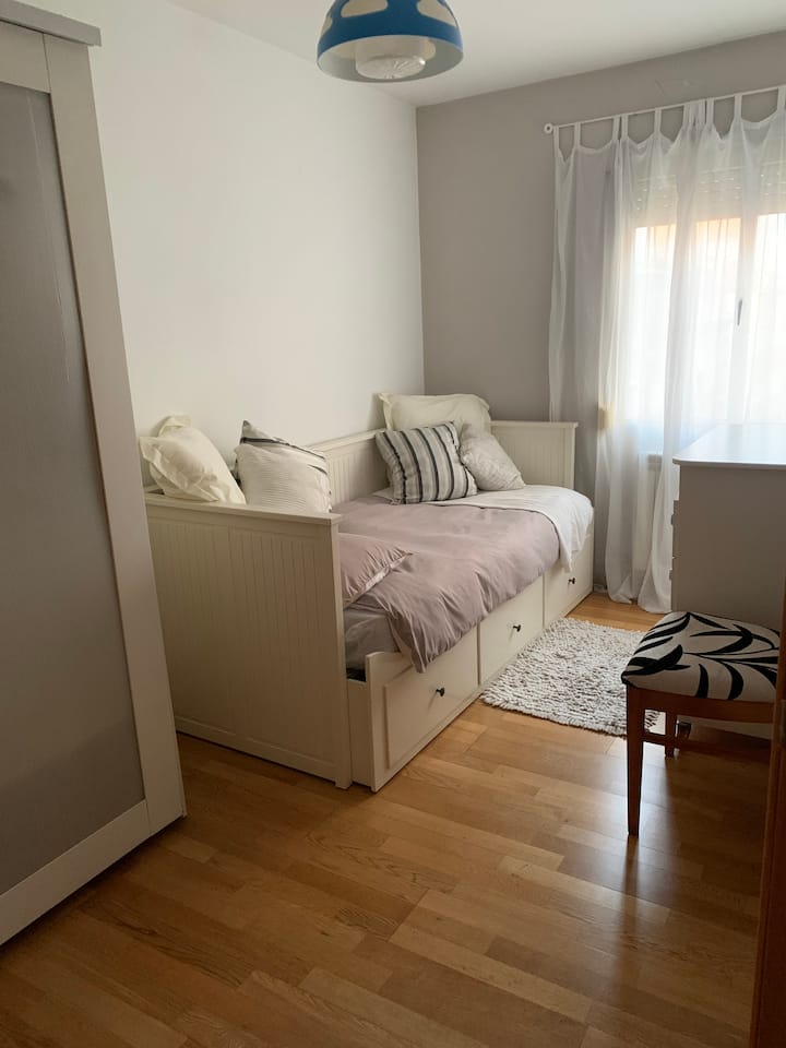 Habitación Privada Bien Comunicada - Alcala de Henares