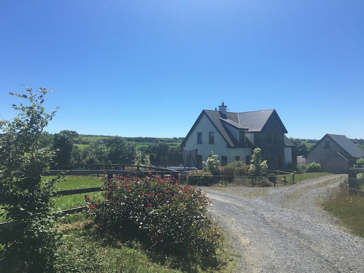 King Bed- Ensuite, Luxurious And Quiet - Kinsale