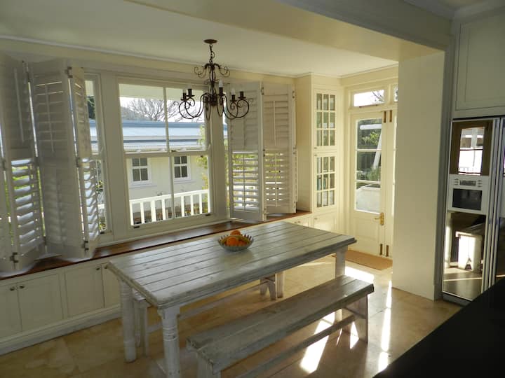 Generous Family Home In Convenient Location - Cape Town