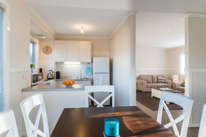 Penguins & Beach Escape - Bungalow 1 Wifi - Phillip Island
