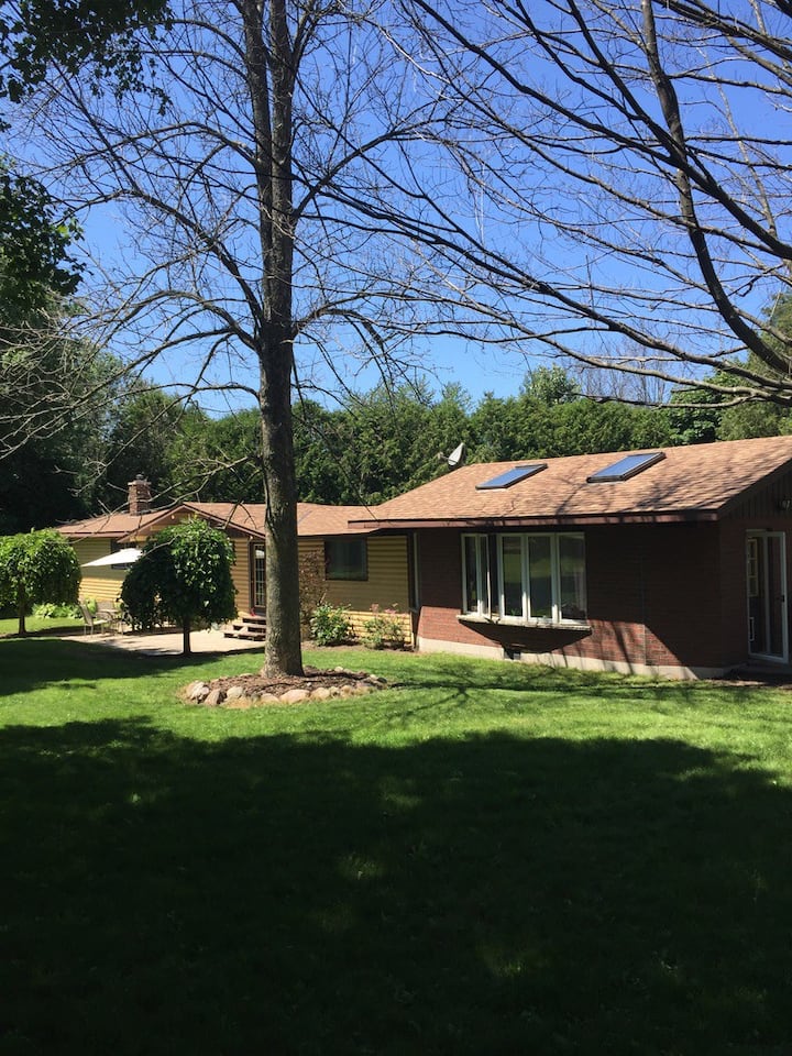 Point Clark Cottage - Kincardine