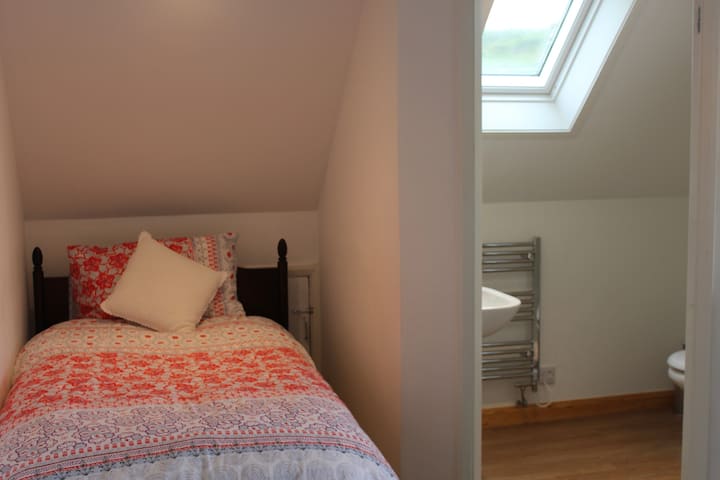 Meadowviewensuiteb&b, Staveley,lakedistrict,rm1of3 - Kendal