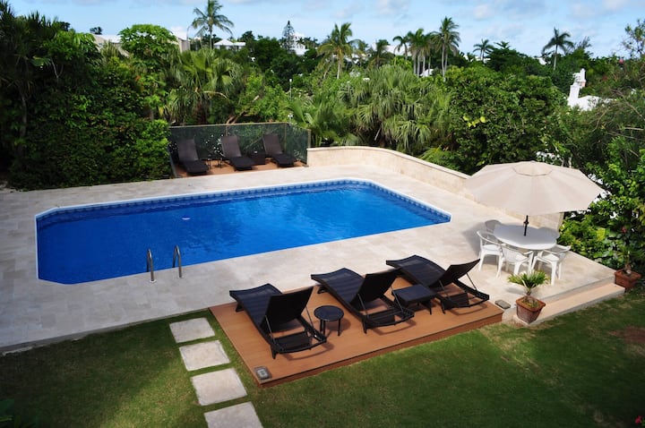 Ed 16  Pool, King Bed, Hamilton Bermuda - Bermuda