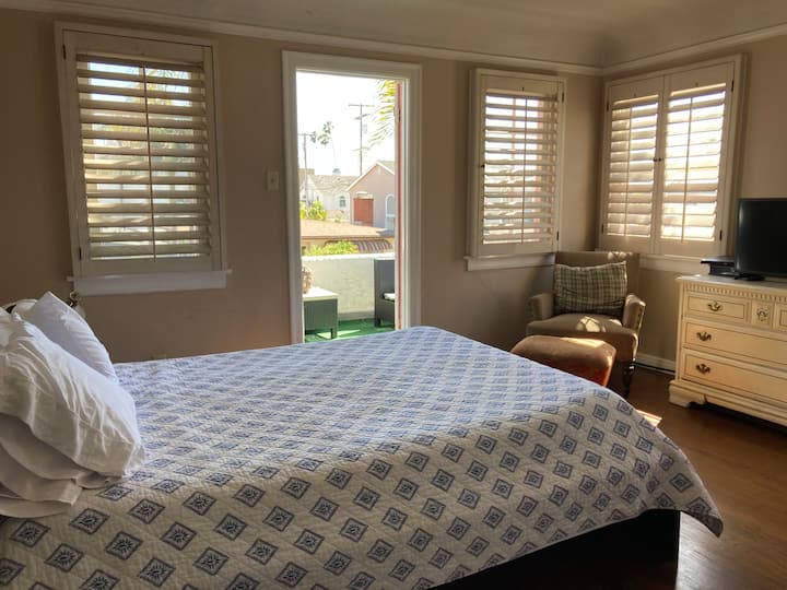 Large Naples Island Br W Balcony Wifi Walk 2 Ocean - Long Beach, CA