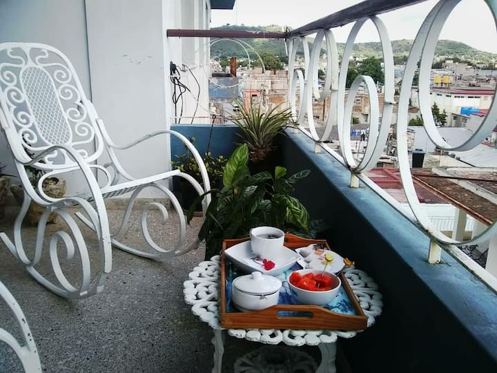 Hostal Buena Vista En El Centro De Holguín Cuba - Cuba