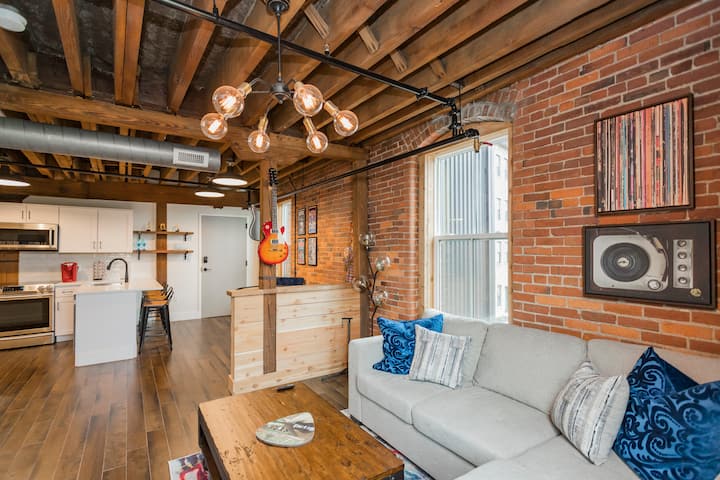 Luxe 1 Br W/ Pool ★ David Bowie ★ Sleeps 4 ★ - Nashville