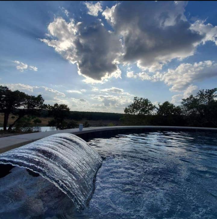 Tubing, Gruene, Schlitterbahn, Pool & Hot Tub! - キャニオン・レイク, TX