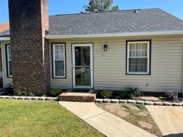 Jacksonville Modern Duplex - Jacksonville, NC