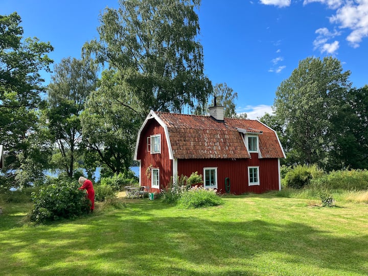 Swedish Red Cottage Late 18th Cent. - Gnesta
