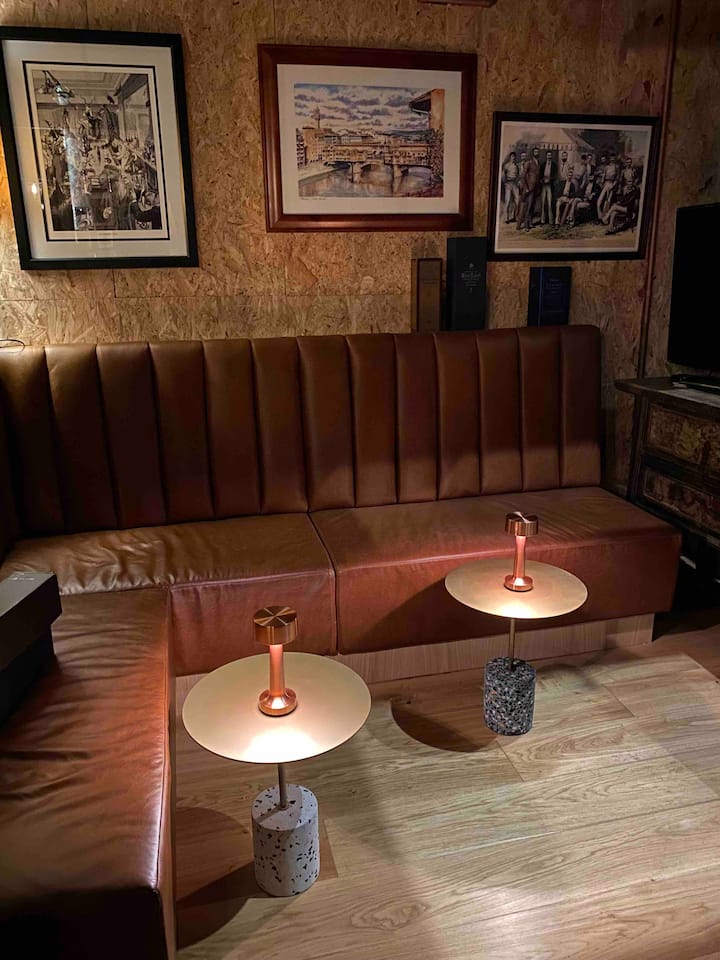 Exceptional Townhome In Amazing Location - Manly