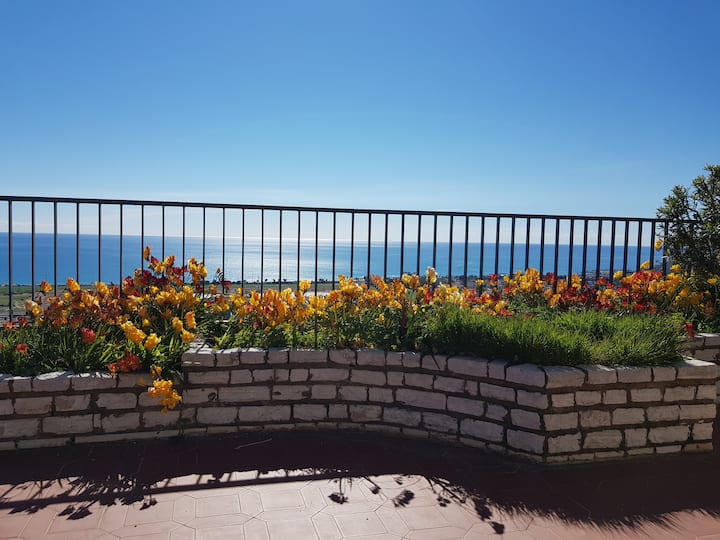 Le Nid D'aigle, Résidence Avec Piscine - Cagnes-sur-Mer