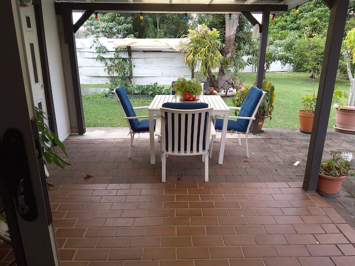 Quiet Very Large Granny Flat - Coolangatta