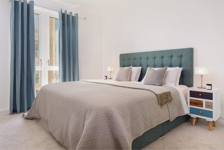 Brand New Luxurious 2-bed Apartment (Entire Space) - Barnet