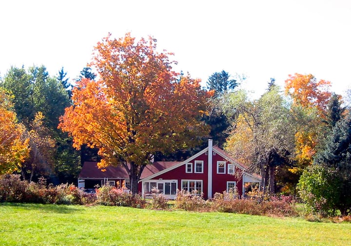 Cozy Country Farm House - Waymart, PA