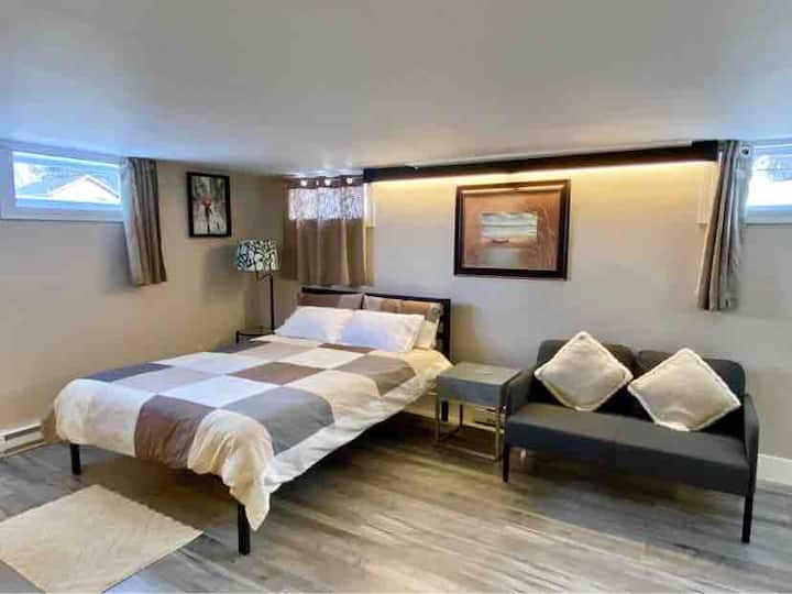 Entire Private Guest Suite - Moncton