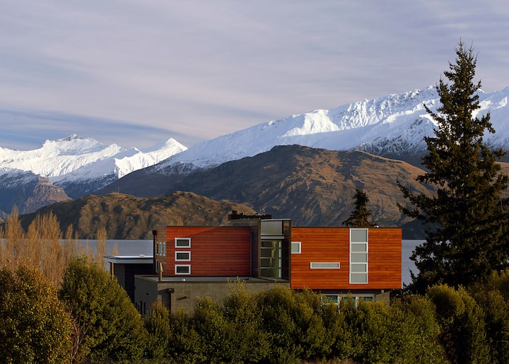 Lakefront Modern - Wanaka