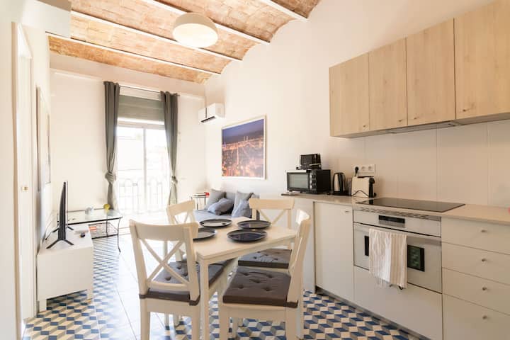 Bright Reformed Flat Next To Camp Nou & Fira - L'Hospitalet de Llobregat