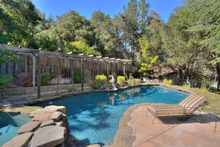 Saratoga/furnished Corporate/easy To Move - Los Gatos, CA