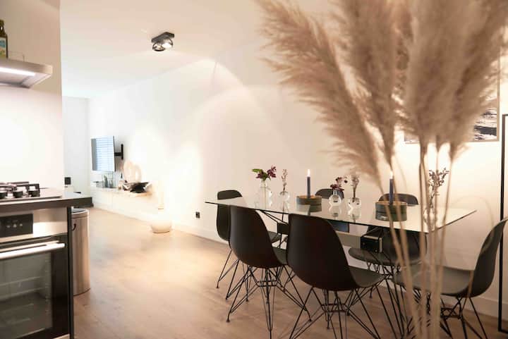 Stylish Apt | Central, Bright & W/ Balcony - Amsterdam